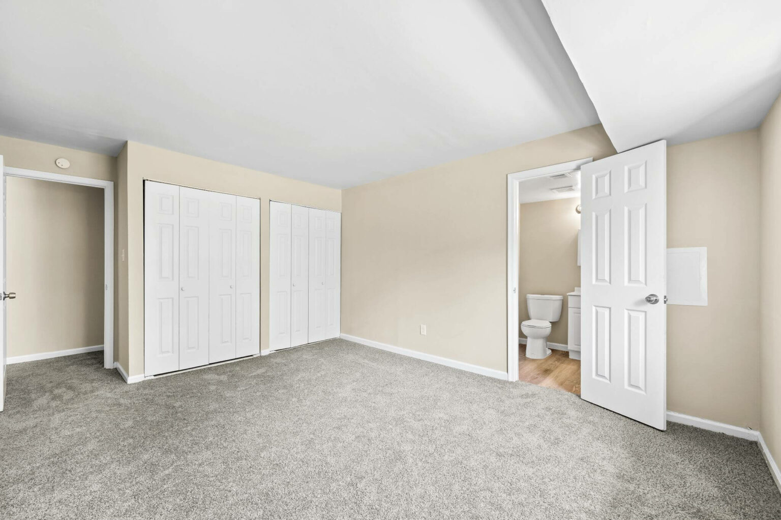 Photos of Apartments & Amenities | Dover Estates